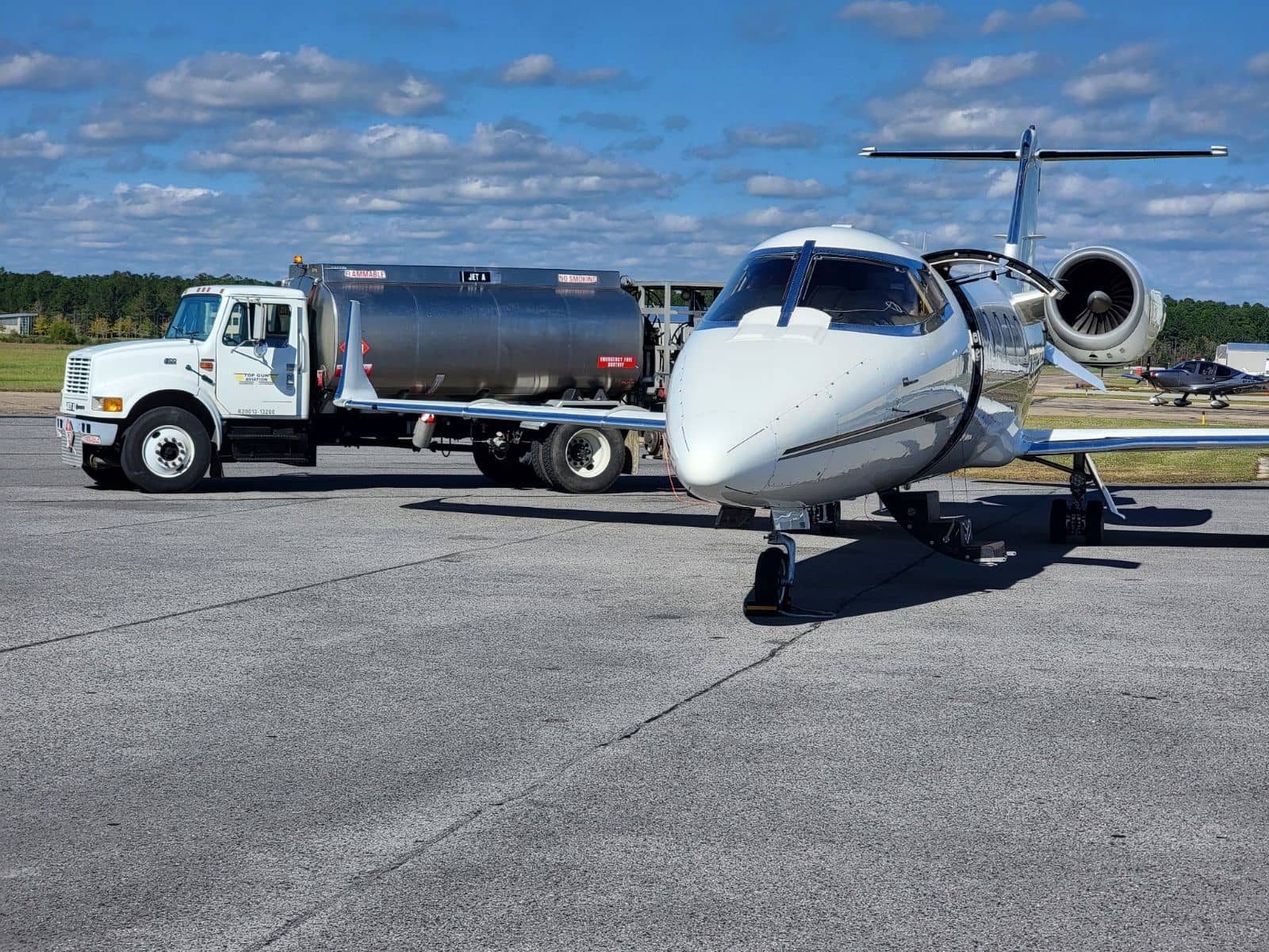Jet A & 100LL Aviation Fueling at KHDC | Top Gun Aviation